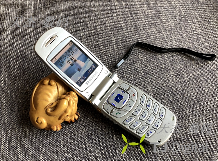 三星彩屏翻盖第一代,三星彩屏翻盖手机 - 伤感说说吧