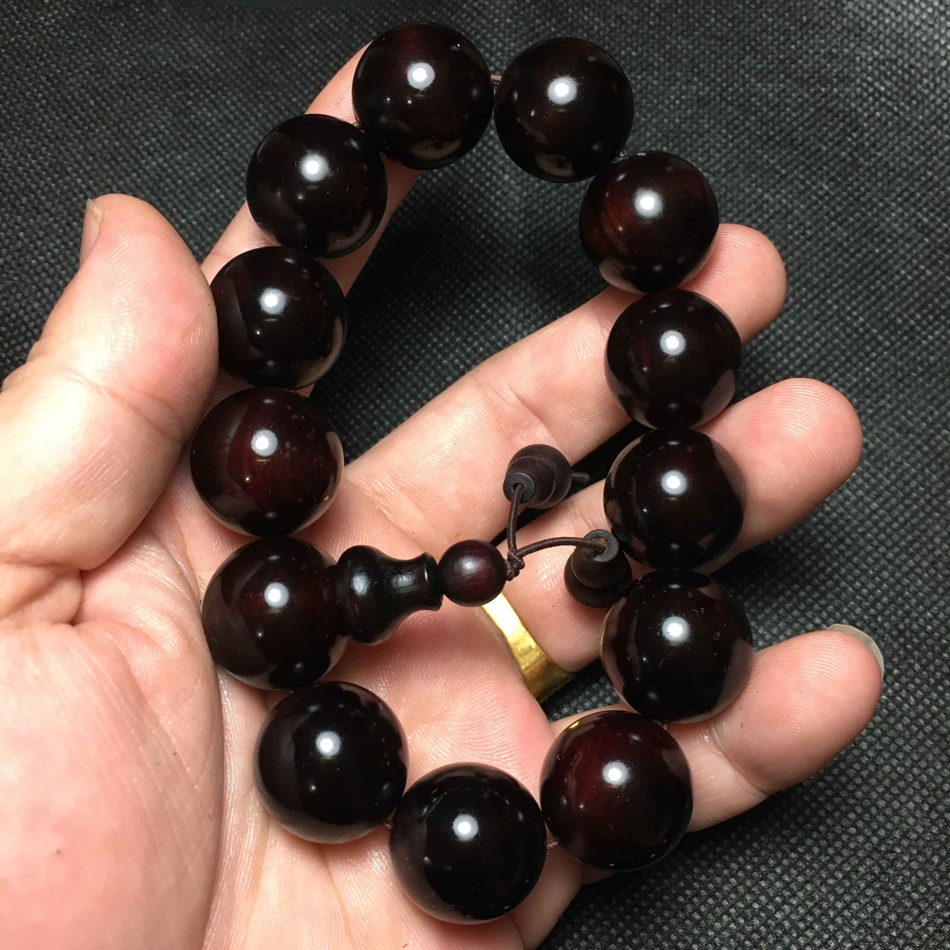 包浆好的小叶紫檀手串小叶紫檀手串包浆图紫芯苏木手串包浆后大山谷图库