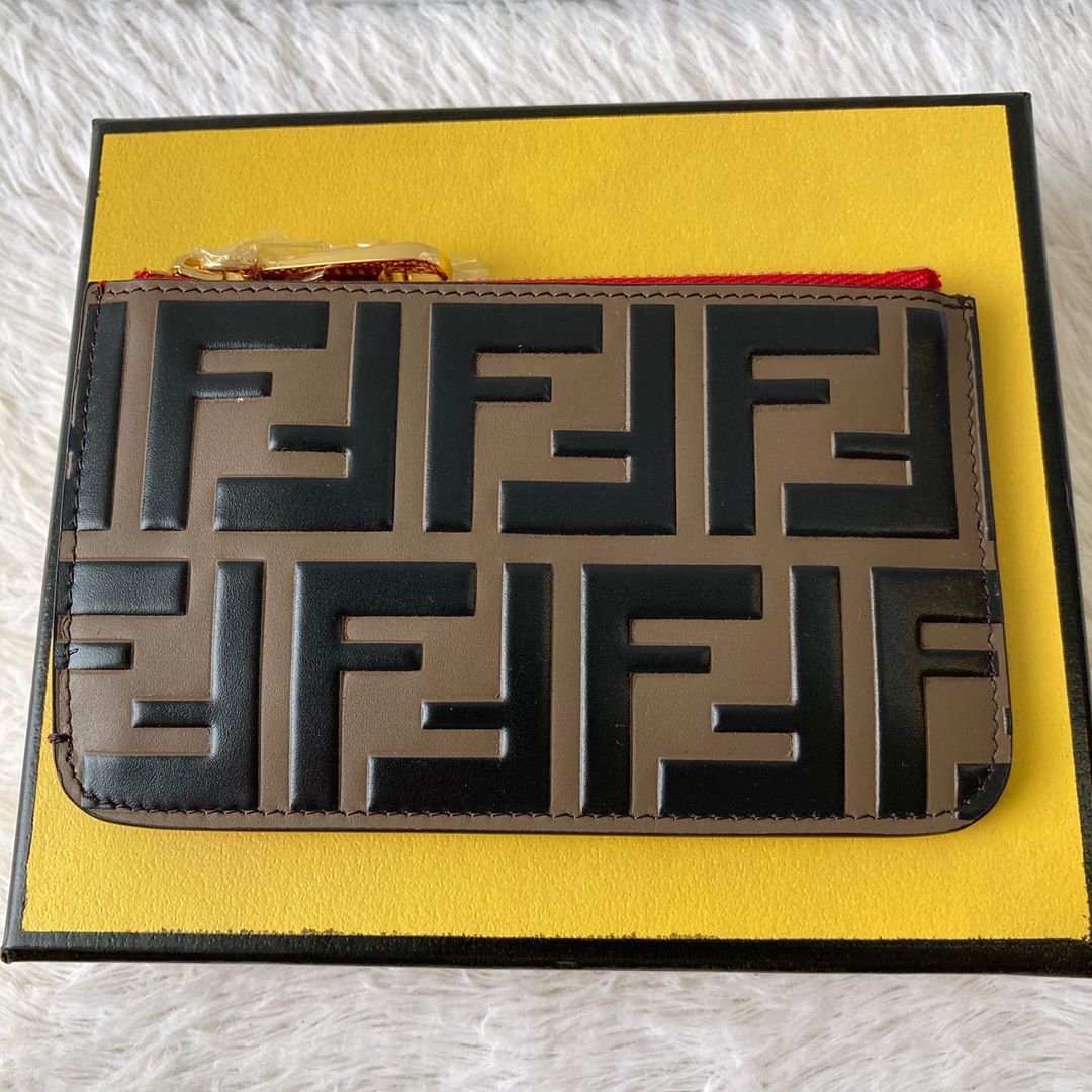 宁波奢侈品芬迪,芬迪轻奢,芬迪服装图片_大山谷图库