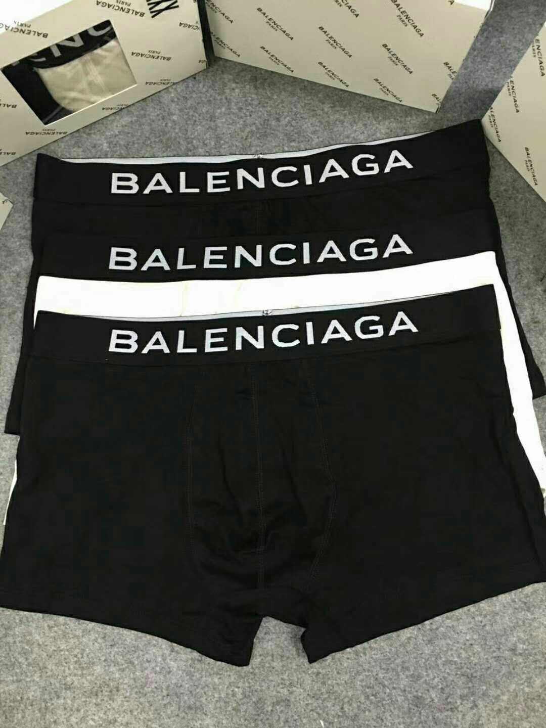 Купить Трусы balenciaga 巴黎世家 男士纯棉平角内裤柔软透气宽松内裤一盒三条 в интернет-магазине с ...