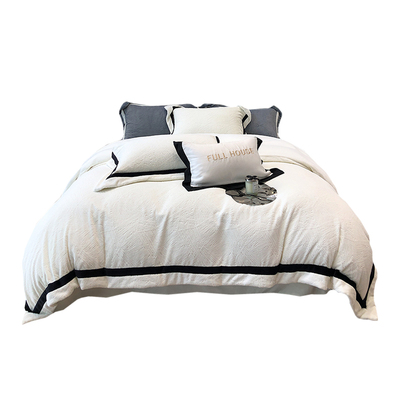 床单款四件套牛奶绒简约