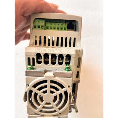 议价AB罗克韦尔变频器22FA2P5N103PowerFl维修