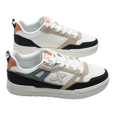 特步时尚皮面防水休闲板鞋男