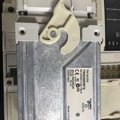议价施耐德TSXDSZ08T2离散输入模块全新原装正品现货
