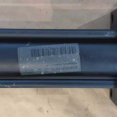Parker Hydr.-Zylinder TYPR 80CJJ-HMIRE27-MC-215-M-11-44 -unu