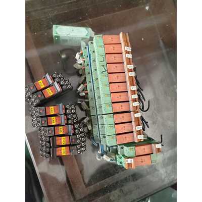 议价菲尼克斯继电器PLCBSC24DC维修