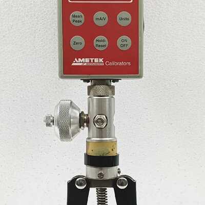 AMETEK MPC 15 BAR MARINE PRESSURE CALIBRATOR 200 PSI WITH HA