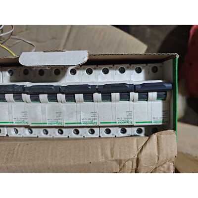 下单前咨询工厂结余施耐德直流断路器，Acti 9 C65N-DC 2P
