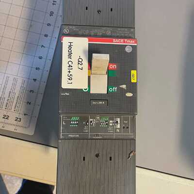 ABBSACEPR221DST4H250150安培600伏交流直流3杆断路器T4H250wohne