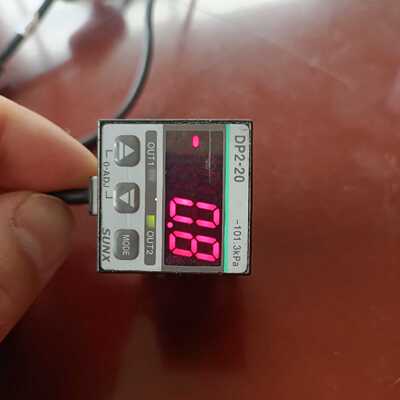 溢价-SUNX神视 正 负压力开关传感器DP2-20 成色如图