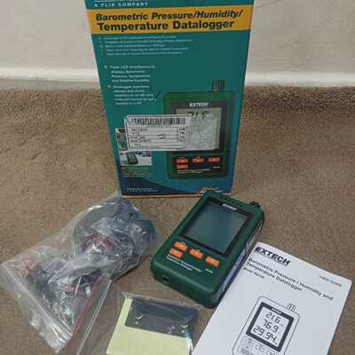 Extech / Barometric Pressure/Humidity/Temperature Datalogger