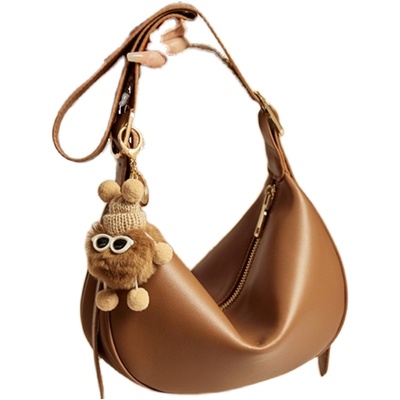 2025欧美新款真皮斜挎包包女饺子包休闲百搭牛皮单肩包腋下女包包