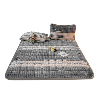 【亲肤保暖】牛奶绒床褥垫子