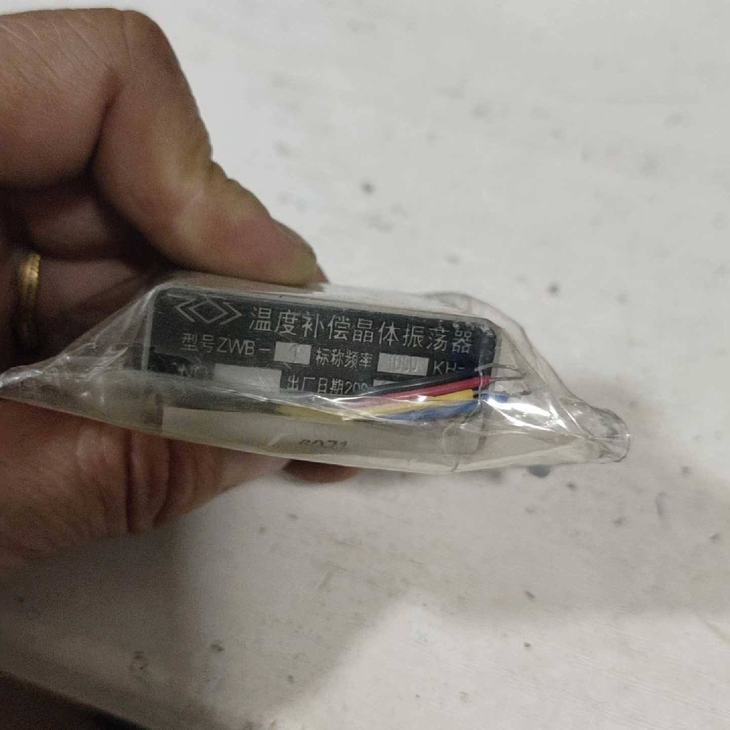 【议价】ZW一1/1000KHz温度补偿晶体振荡器全新。