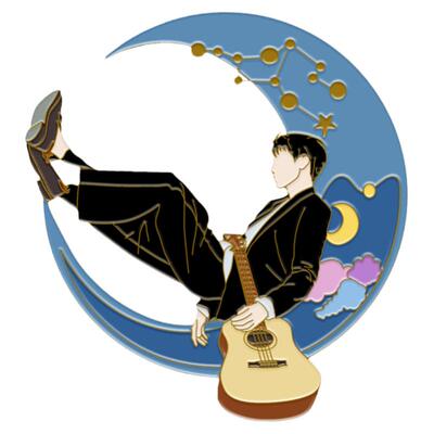 王俊凯巴黎时装周金属徽章