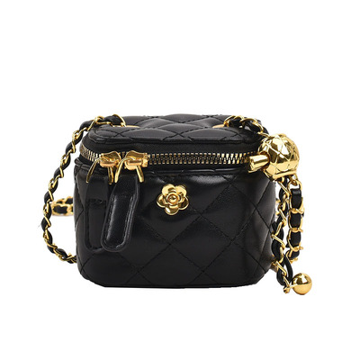 链条包小女孩外出配饰斜挎包