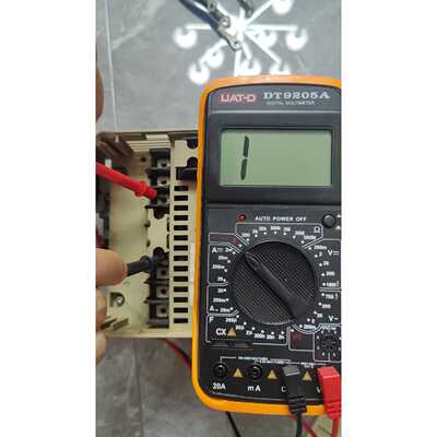 运行中拆机CIMRVB4A0018FBA变频器图就是实物