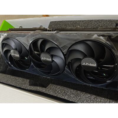 议价PNY RTX5090 32G显卡散热器，拆机件，成色几乎全