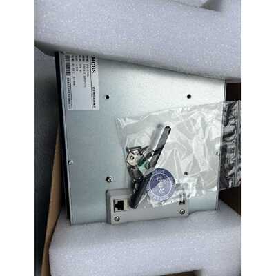 议价昆仑通泰触摸屏TPC1071Ni成色9新有包装需要不维修