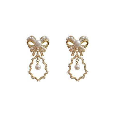 少女的祈禱。jue美满钻蝴蝶结