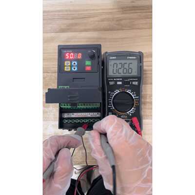 议价鑫盛达1.5G3变频器1.5KWG32.2KWP3三相维修