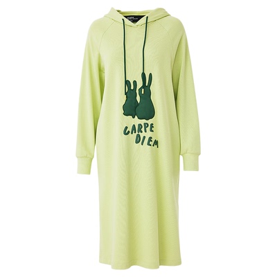 【会员价611元】AUM噢姆秋季绿色立体兔子剪影休闲连帽卫衣连衣裙