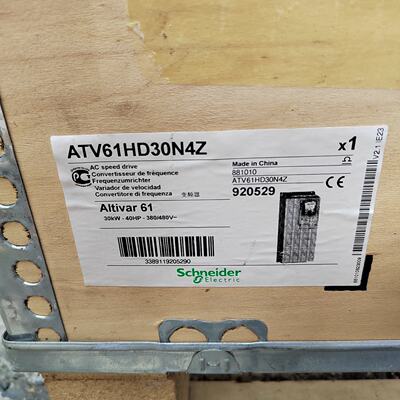 议价施耐德变频器全新原装正品未使用ATV61HD30N4Z和ATV61HD55N4Z
