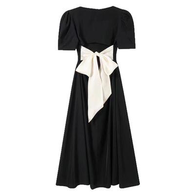 露背法式方领泡泡袖赫本风小黑裙