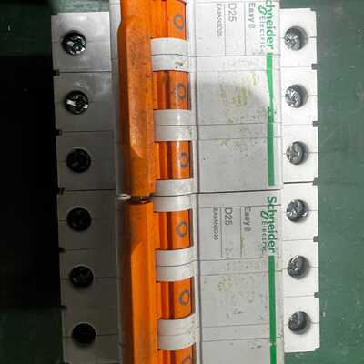 议价施耐德空气开关Easy8 NF6 NF10 D16 D25各维修