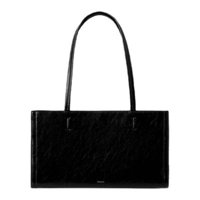 简约双带设计质感软皮包容包