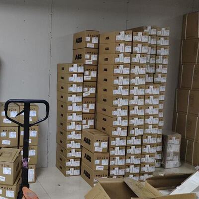 议价现货实价全新ABB变频器ACS355系列ACS355-03U-01A2-4 01A9 02