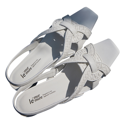 Le'Murmure编织圆球跟凉鞋