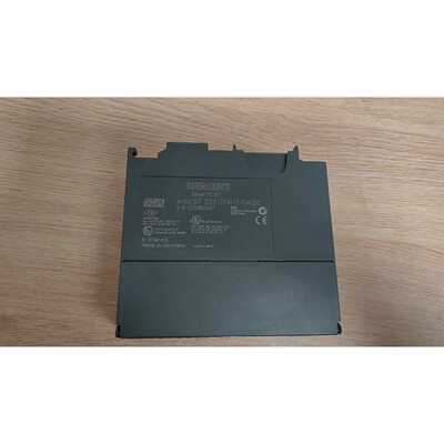 全新裸货挂角处有破损西门子6ES73317PF110A