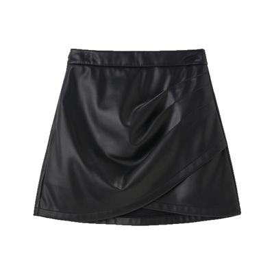 太平鸟女装冬季新款高街褶皱时尚PU裙A3GED4207