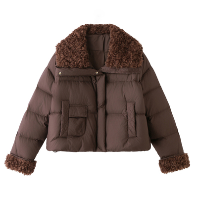 艾莱依羊羔毛拼接短款羽绒服女士