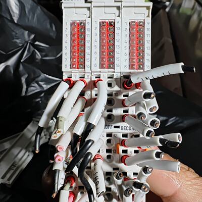 95新倍福模块EL2809，德国原装正品，实物拍摄。型号:E