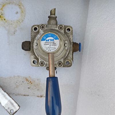 询AIRTEC 4HV210-08，实物，看好再拍。