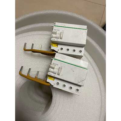 议价施耐德VigiC120漏电保护附件4P125A30m维修