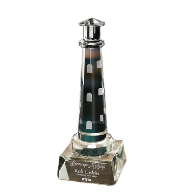 独特灯塔奖杯让表彰更具深意