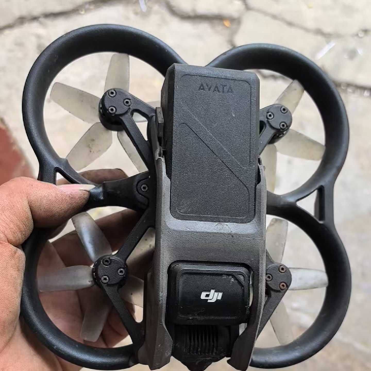 DJI大疆Avata单机身电池。单机无其他，电池还有电议价