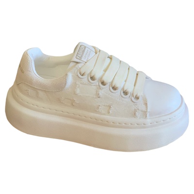 轻便舒适圆头减龄小众高级小白鞋