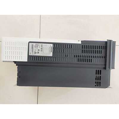 议价VFAS3-4004PC东芝0.4KW变频器380V全新质保一年现货
