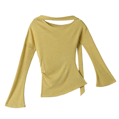 别致露肩针织衫修身喇叭袖打底