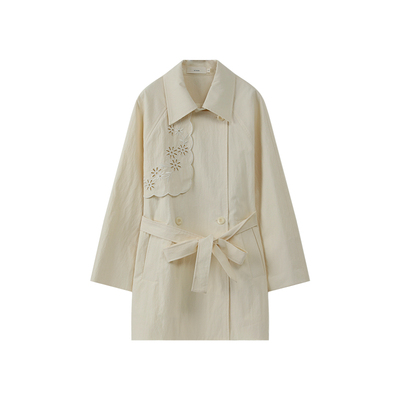 西町村屋中长款风衣2026春新款镂空刺绣设计外套含腰带XHBA10613