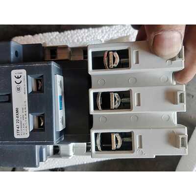 全新接触器3TF47 22-0XM0，线圈电压220V