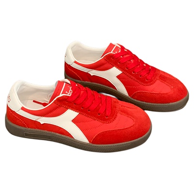 女款运动厚底增高红色阿甘德训鞋