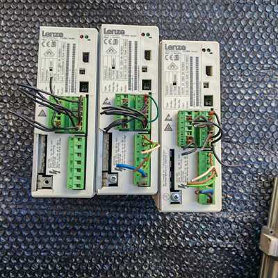 #变频器，伦茨33.8202-e变频器三台，220v0.75