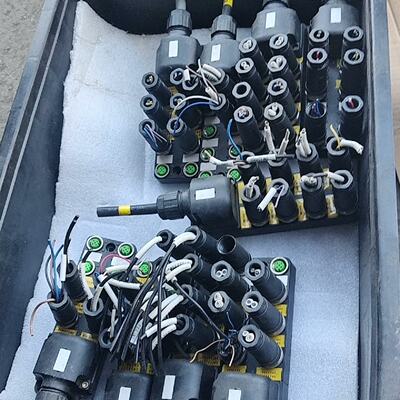 议价Kunshan Xingweilian M12 Distribution Box Model 988550 8