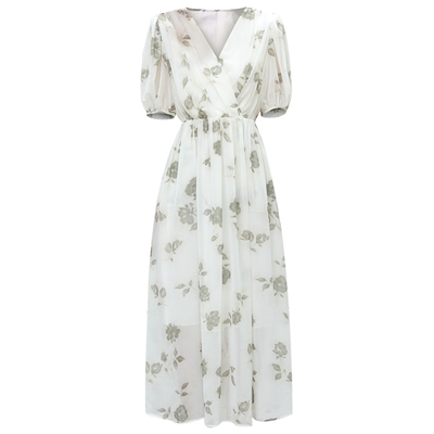 白色度假风碎花雪纺泡泡袖连衣裙