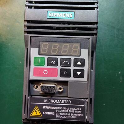 询价-变频器，型号6SE9211-5BA40，成色如图，正常